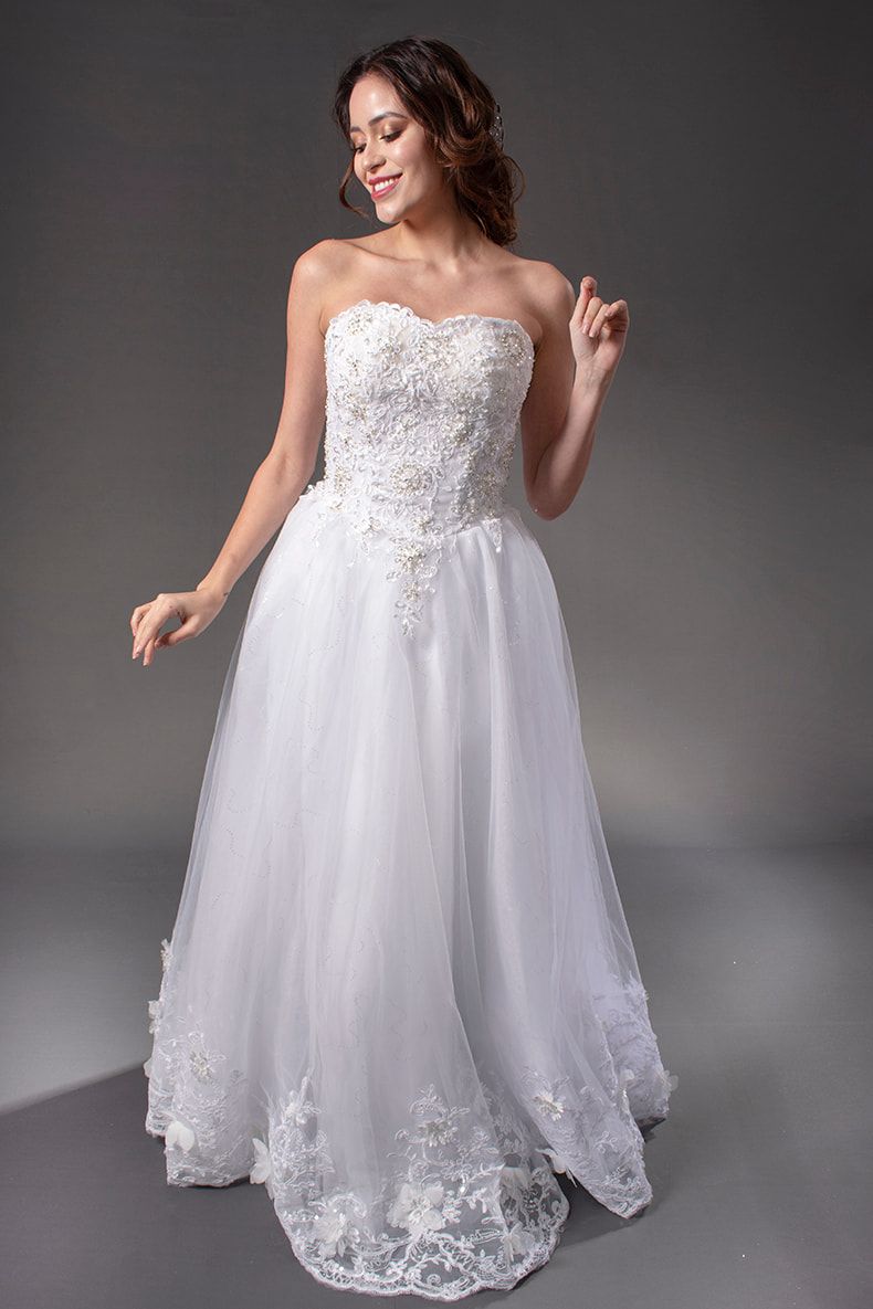 Renta de vestidos de novia - New Name